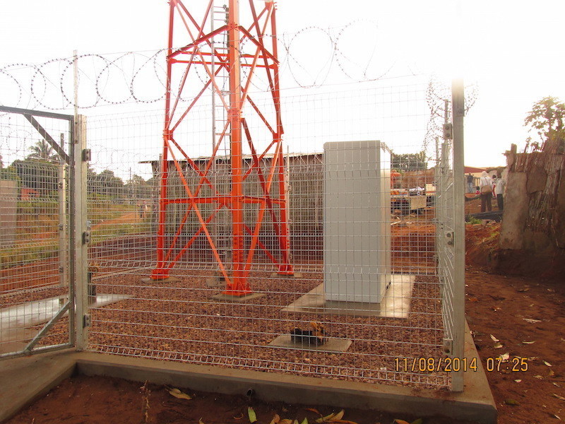 ISO-2001 2.4 M Wide Fence Panels , Anti Rust Diamond Wire Mesh Fencing