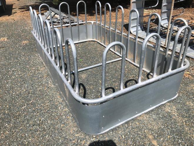 Corrosion Proof Cattle Big Square Bale Feeder 2.8x1.4x1.3m