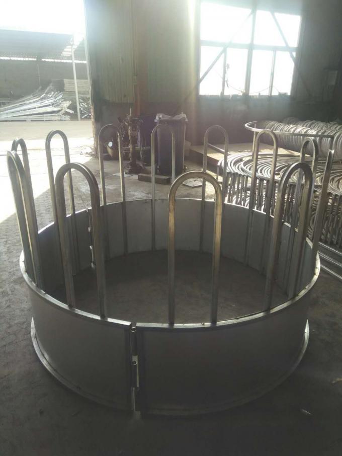Dia 1.8m Metal Equine Round Bale Feeder Hay Rings For Cattle corrosion ...